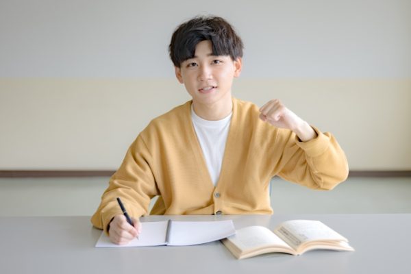 いま決断すべき？「仮面浪人」のメリット・デメリット完全解説 ｜ 燭拓のみちしるべ ～学校、塾、通信教育教材の選び方～